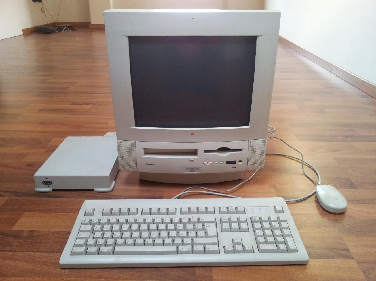 1000 BiT - Computer's description
